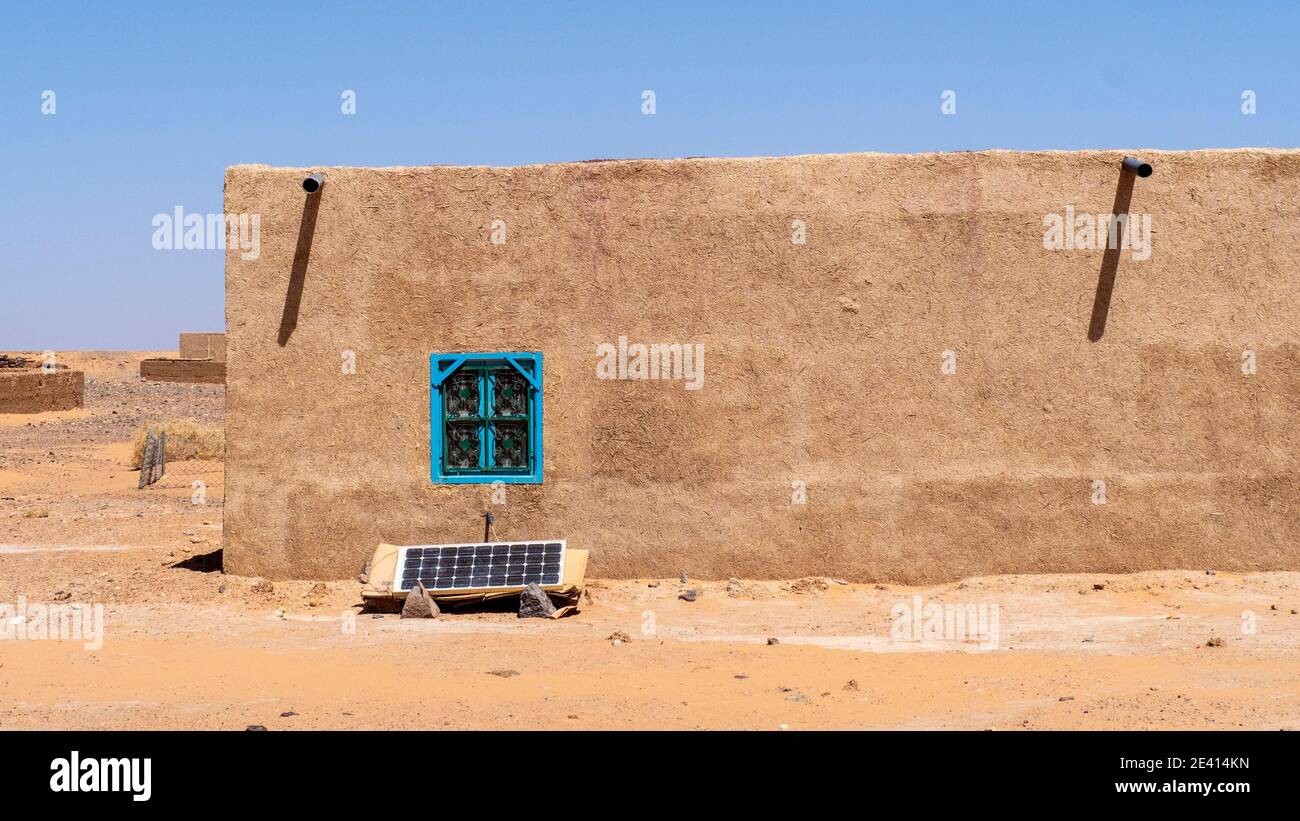 Photovoltaic solar panels for electricity generation in the Sahara ...