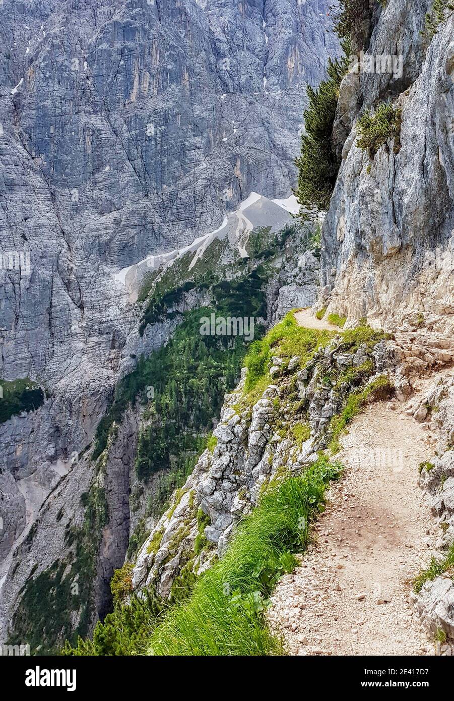 Vertical shot narrow rocky hi-res stock photography and images - Alamy