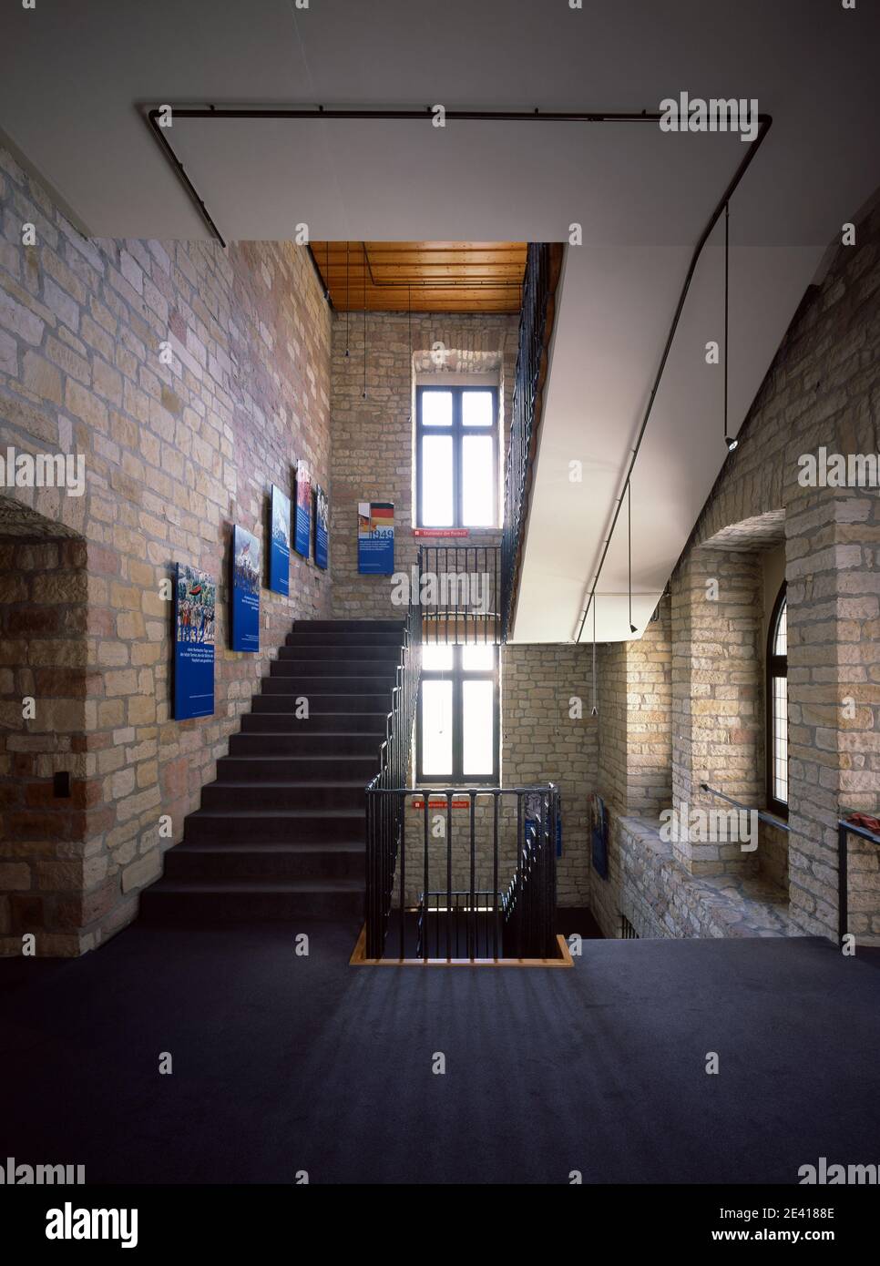 Zweiter stock hi-res stock photography and images - Alamy