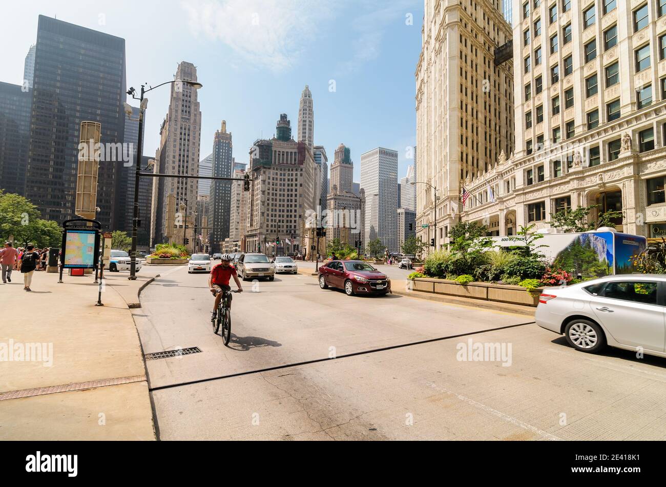 Chicago, Illinois, USA - August 24, 2014: Urbane street of Chicago ...