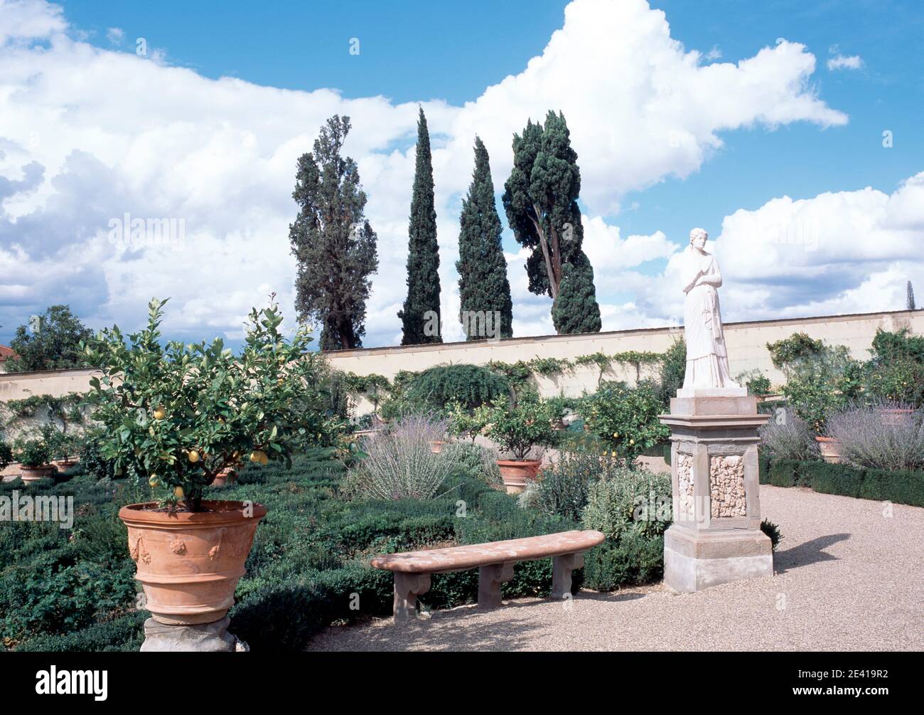 Parterre garten toskana hi-res stock photography and images - Alamy
