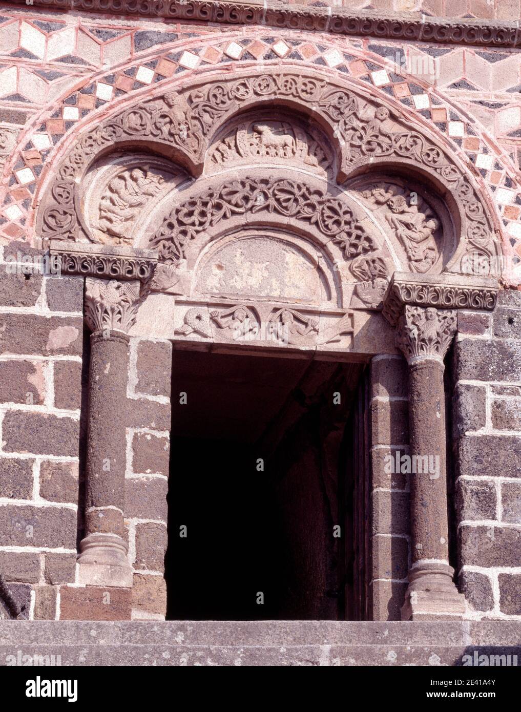 Cusped arch hi-res stock photography and images - Alamy