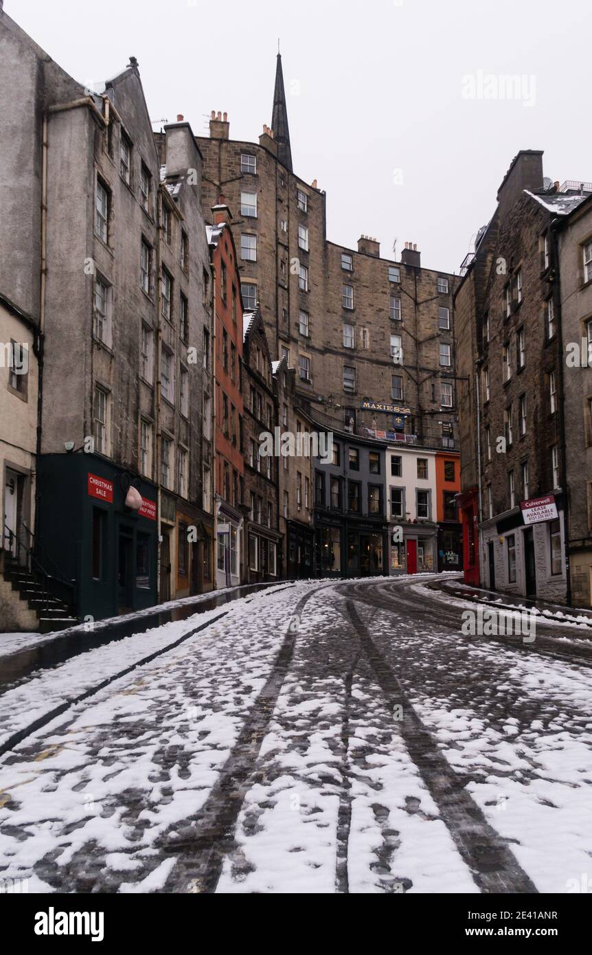 Scottish street snow hi-res stock photography and images - Alamy