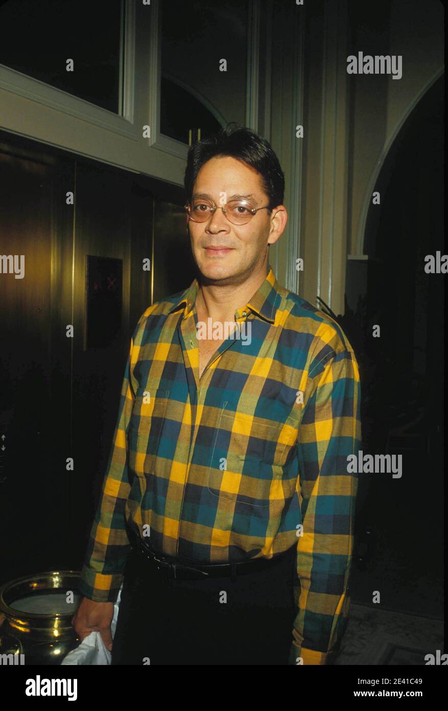 Raul Julia 1986 Credit: Ralph Dominguez/MediaPunch Stock Photo - Alamy