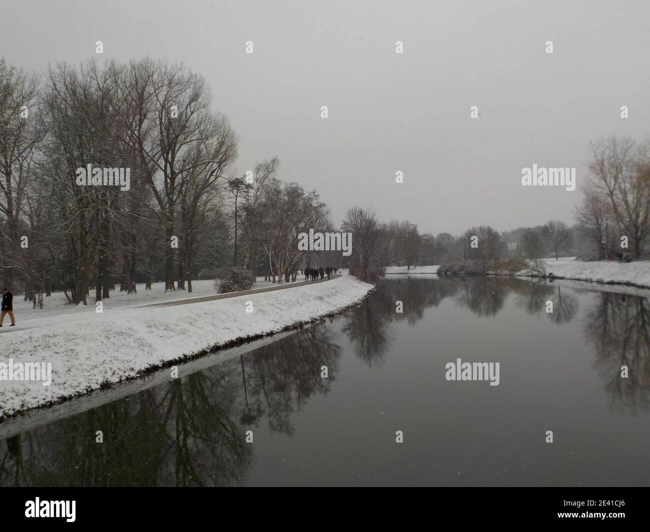 Snow at Nidda river, Frankfurt Stock Photo - Alamy