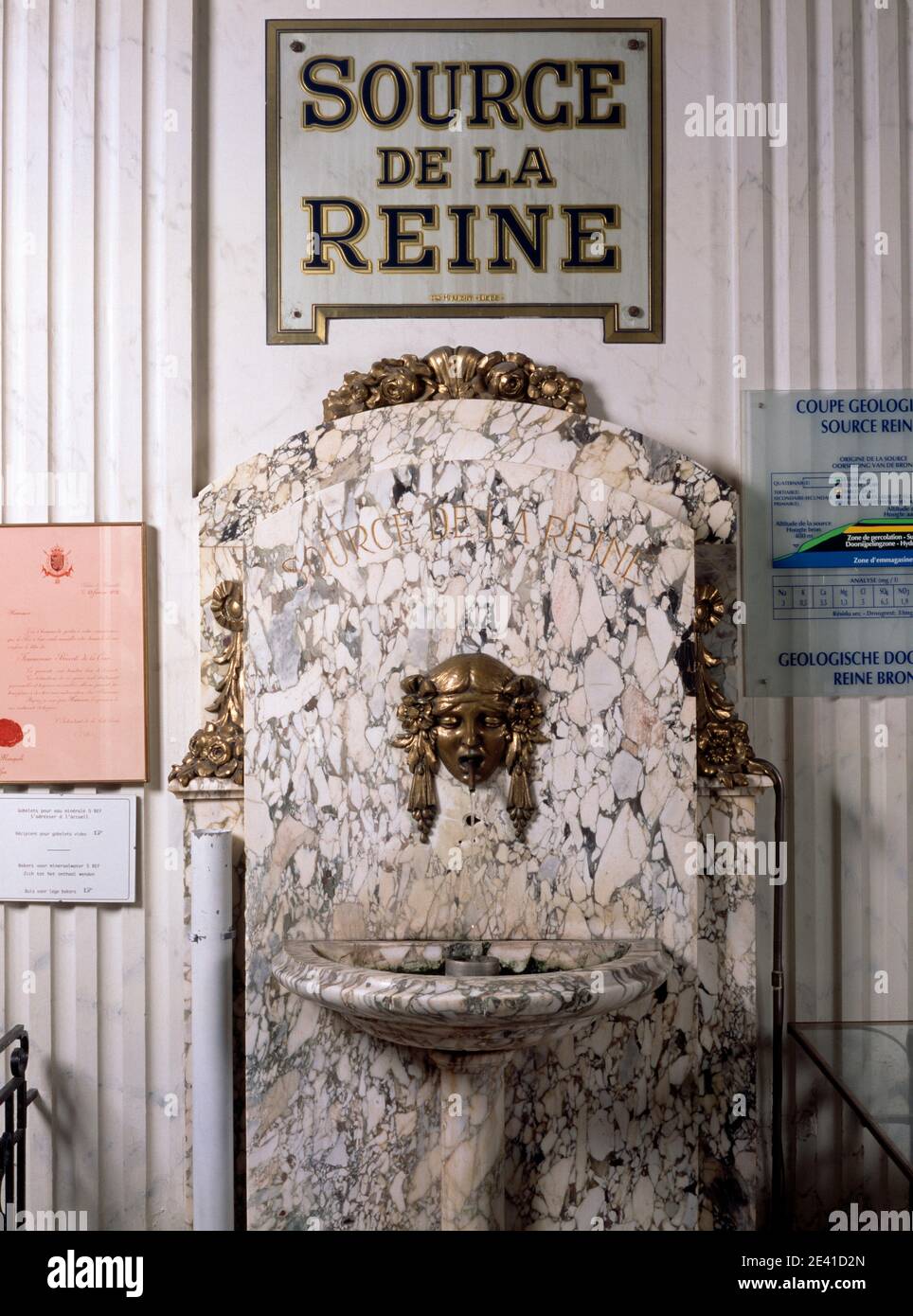Brunnen der Source de la Reine Stock Photo - Alamy