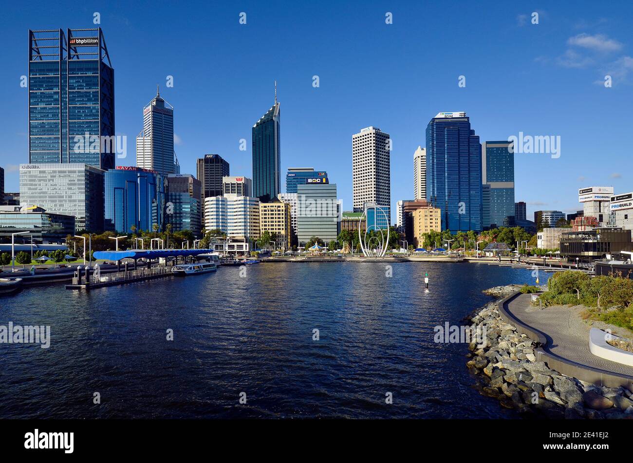 Skyscraper with swan sculpture hi-res stock photography and images - Alamy