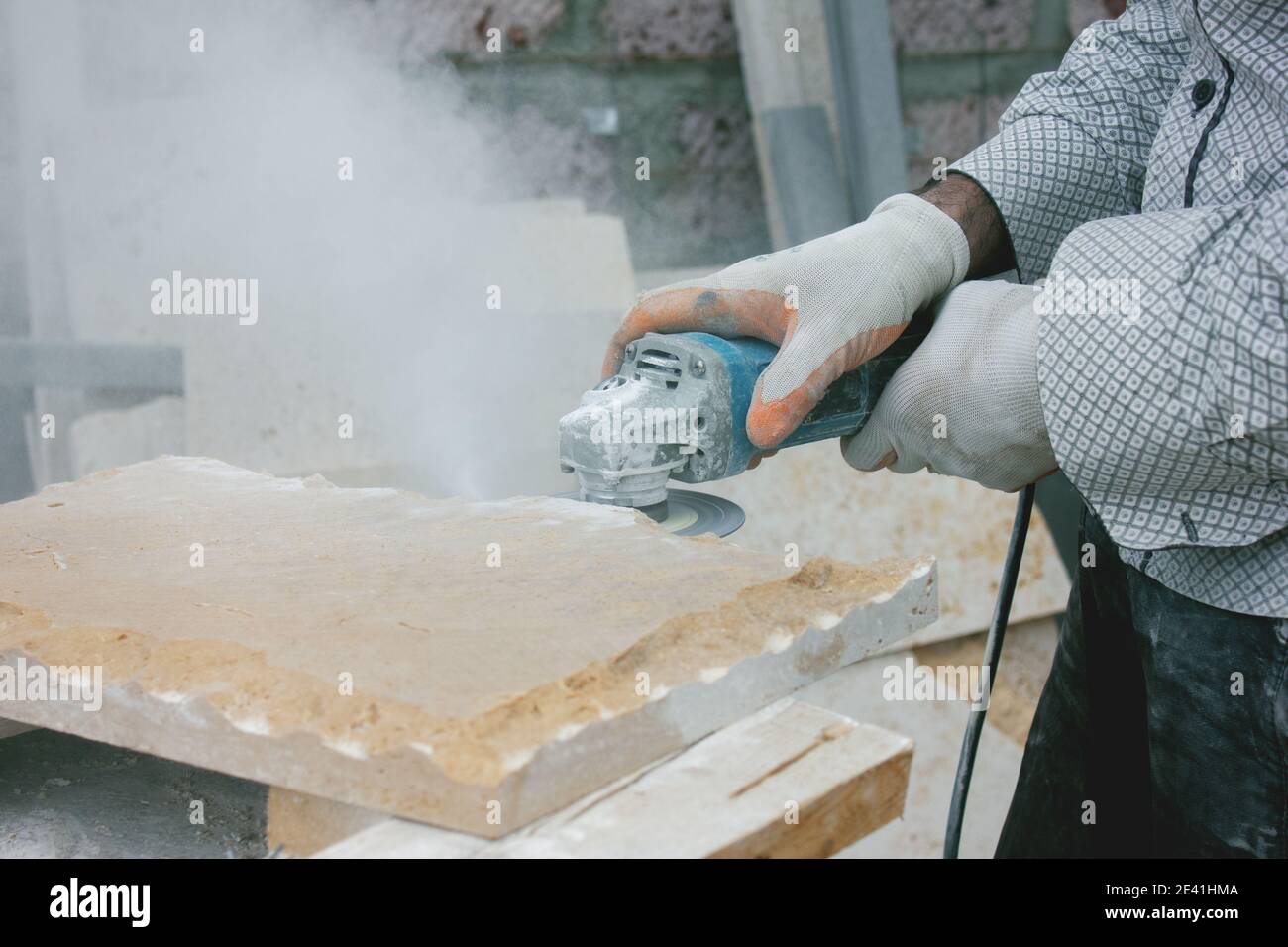 Brick cutting machine hi-res stock photography and images - Alamy