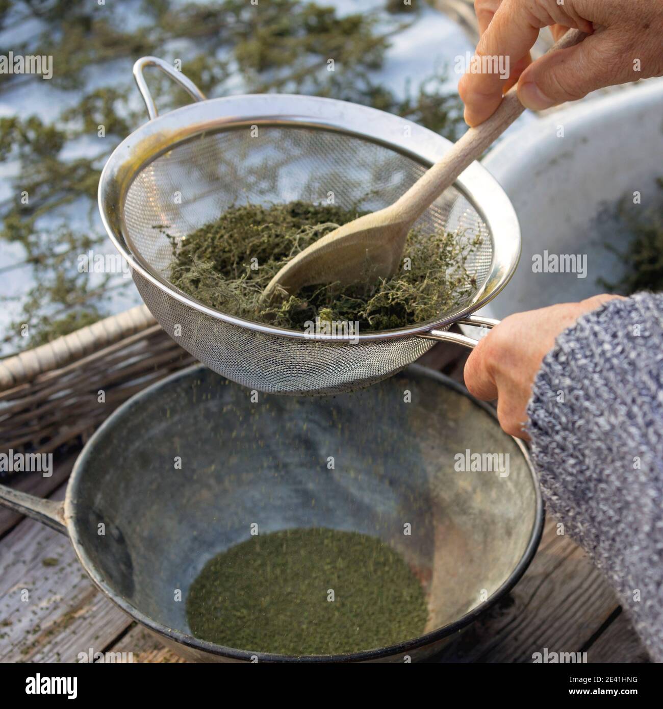 Kitchen sieve hi-res stock photography and images - Alamy