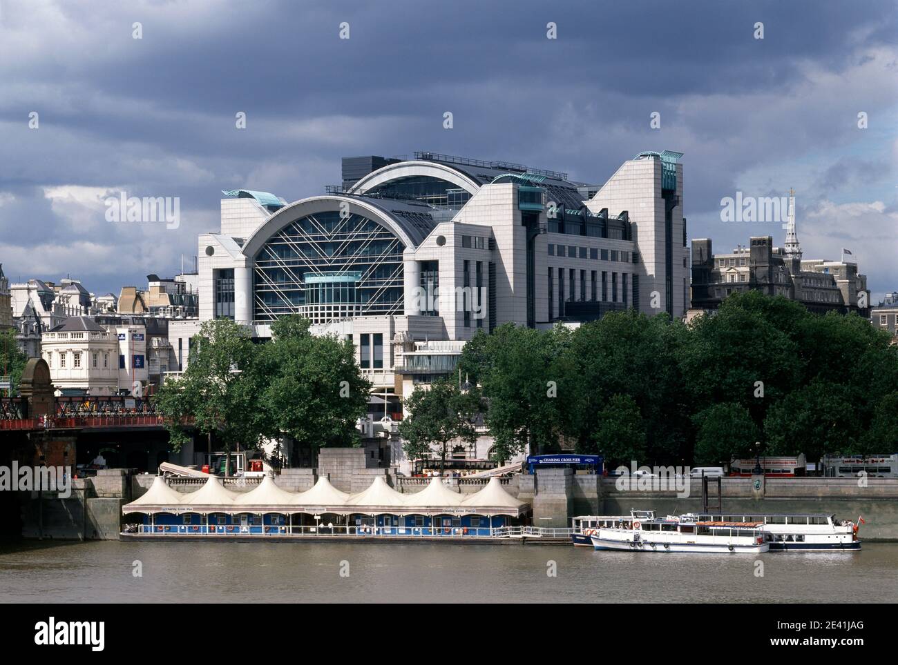Victoria bahnhof hi-res stock photography and images - Alamy
