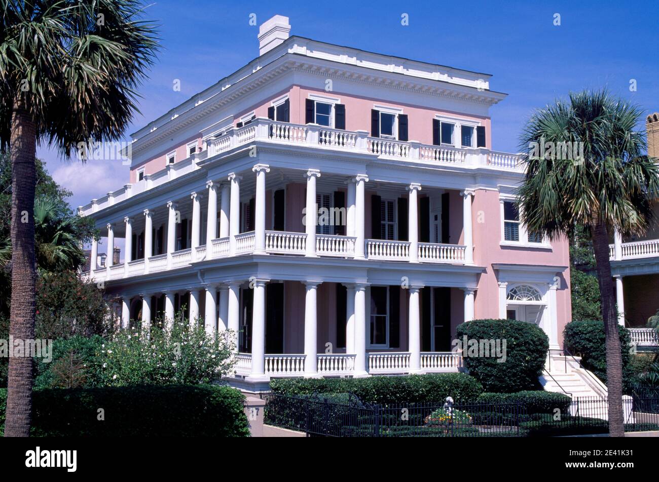 Charleston single house hi-res stock photography and images - Alamy