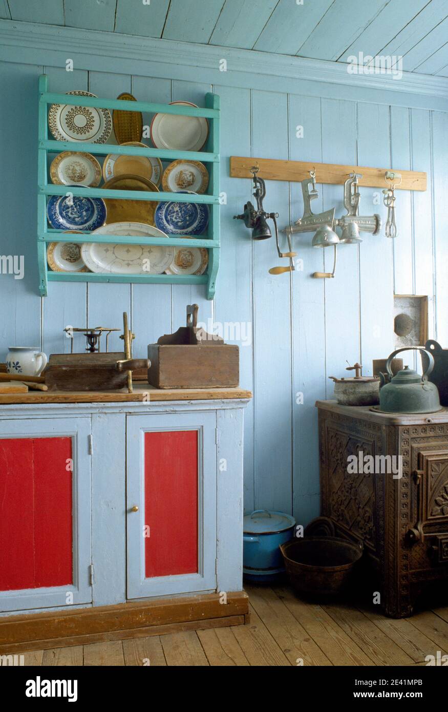 19th century house interior farmhouse hi-res stock photography and ...