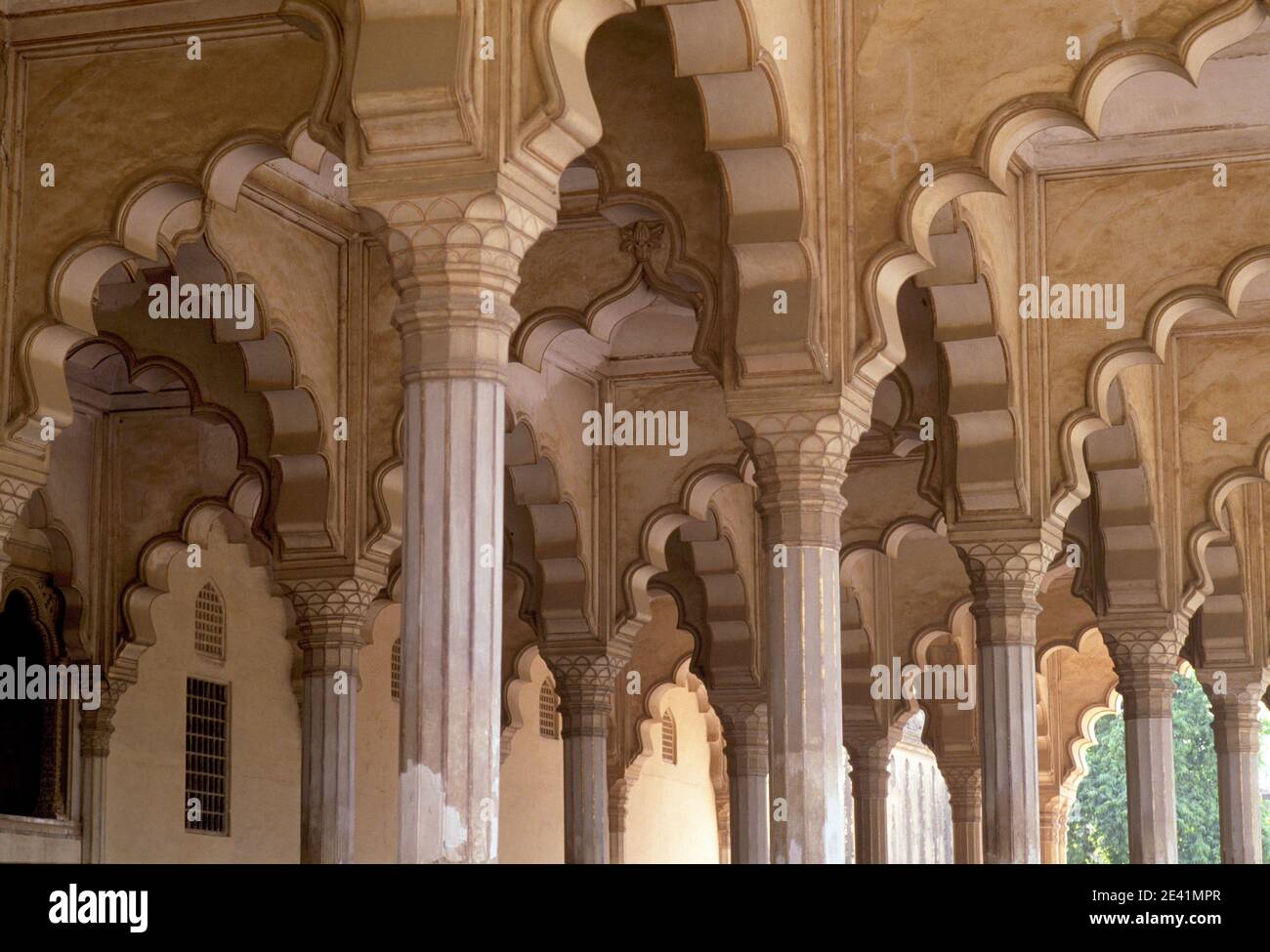 Cusped arch hi-res stock photography and images - Alamy