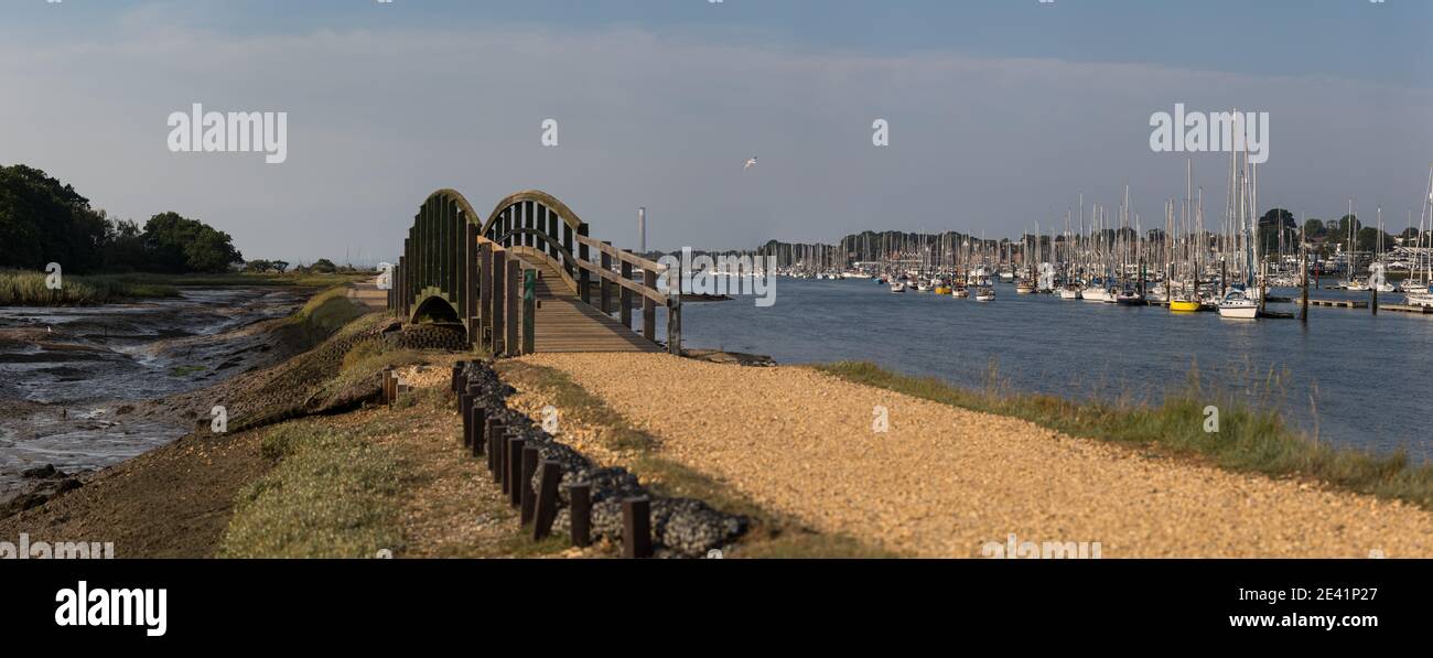 Footpath and bridge next to The Hamble Stock Photo - Alamy