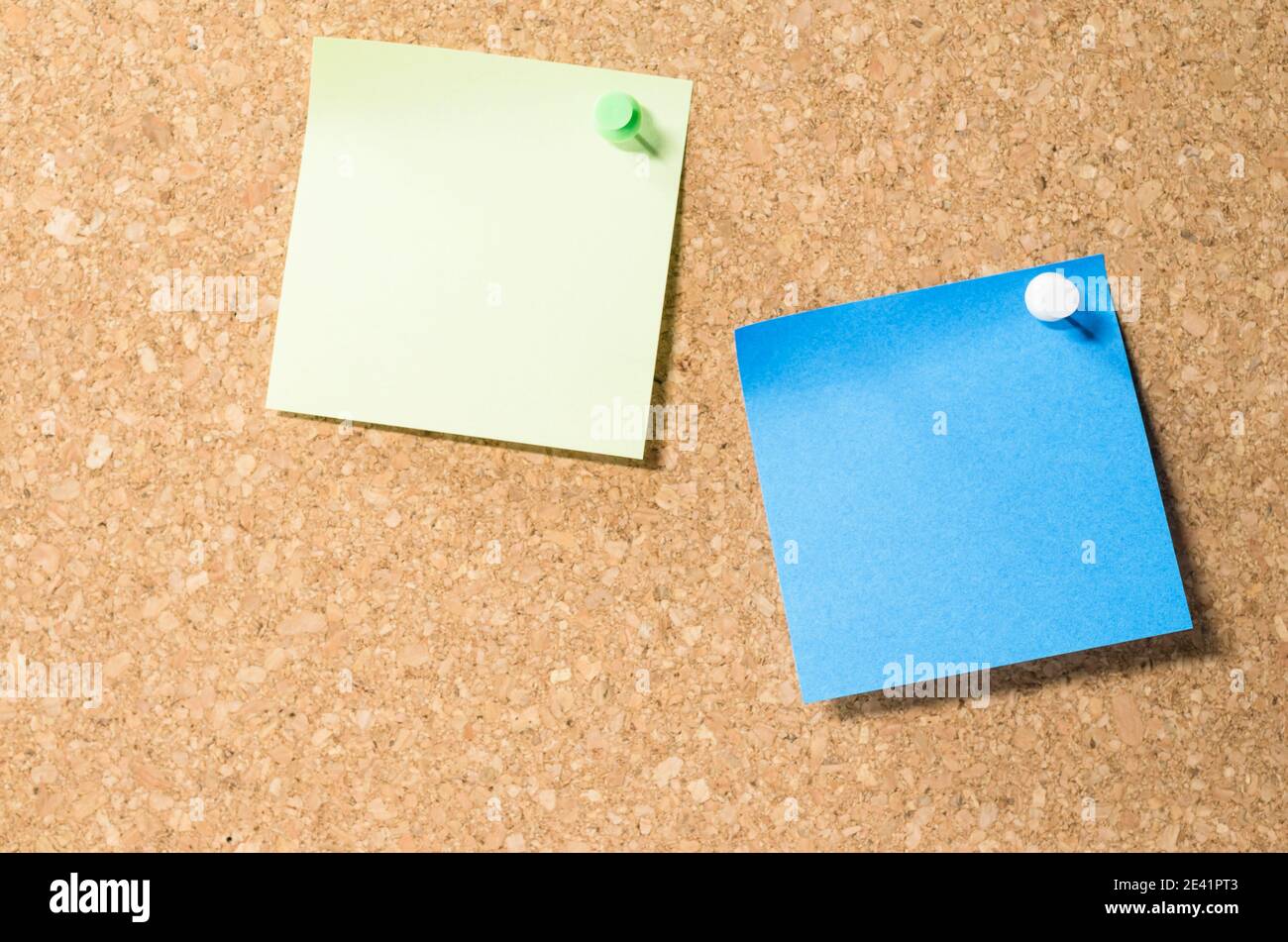 Postit notes on a notice board hi-res stock photography and images - Alamy
