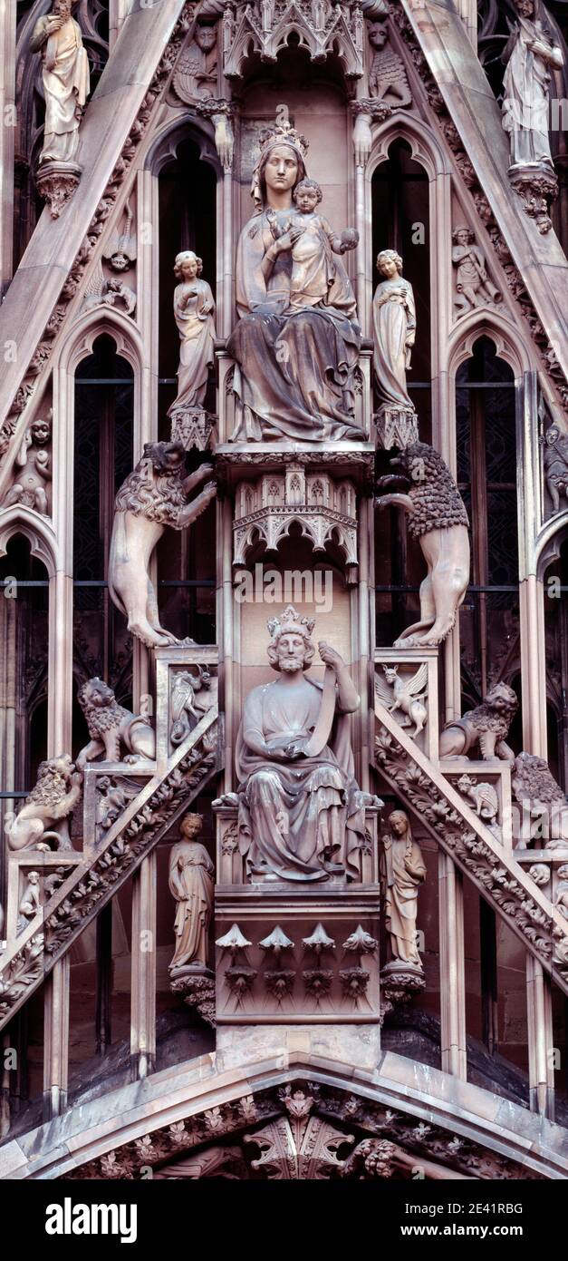 France vierge marie et enfant hi-res stock photography and images - Alamy