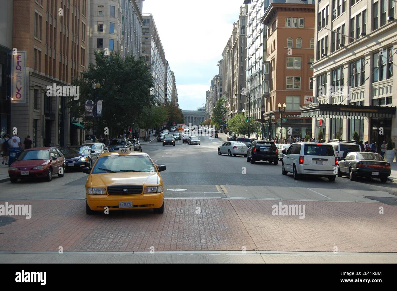 American yellow Taxi cab in Washington USA road cabs street cars vans ...