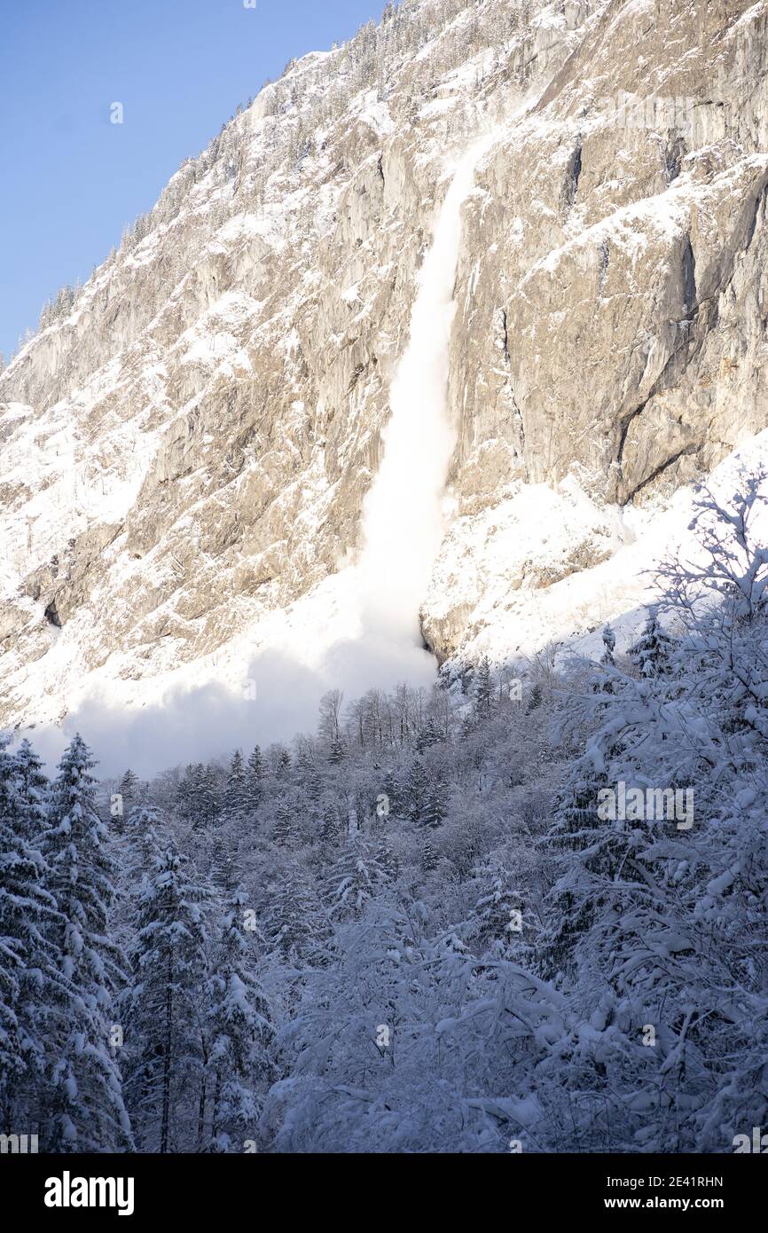 An avalanche in the alps hi-res stock photography and images - Alamy