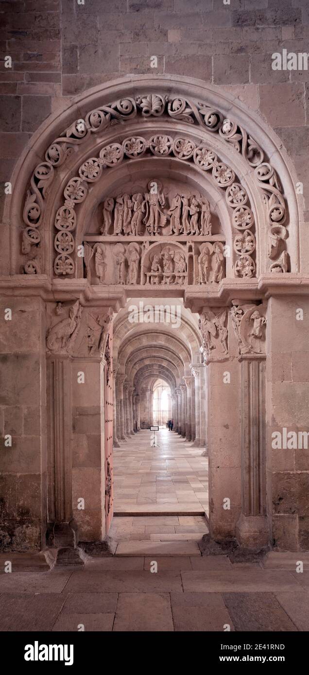 Tympan architecture hi-res stock photography and images - Alamy