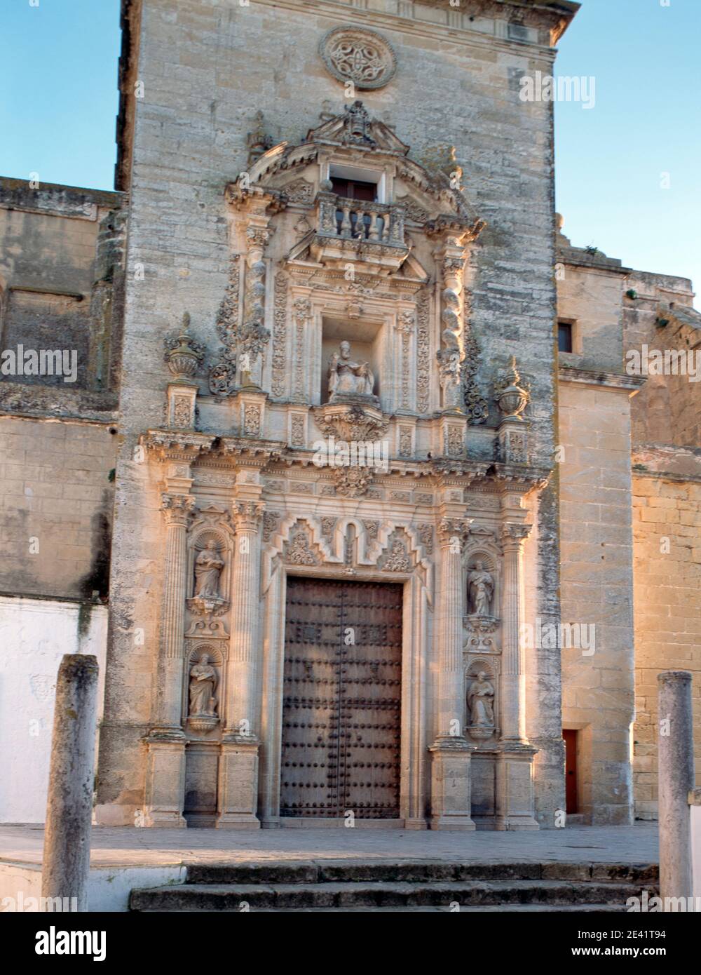 Solomonic column barley sugar column hi-res stock photography and ...