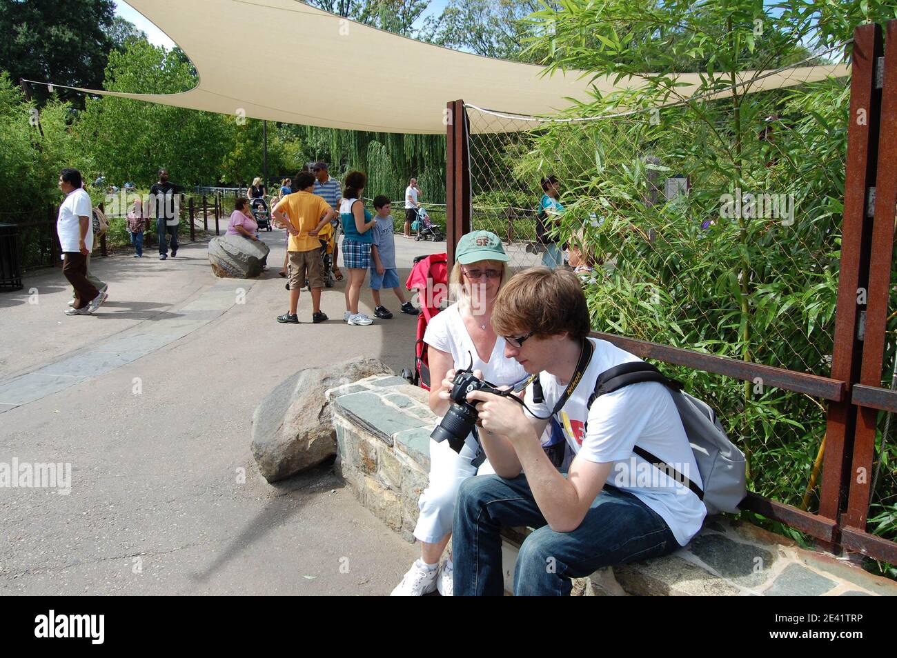 Notice board in zoo park hi-res stock photography and images - Alamy