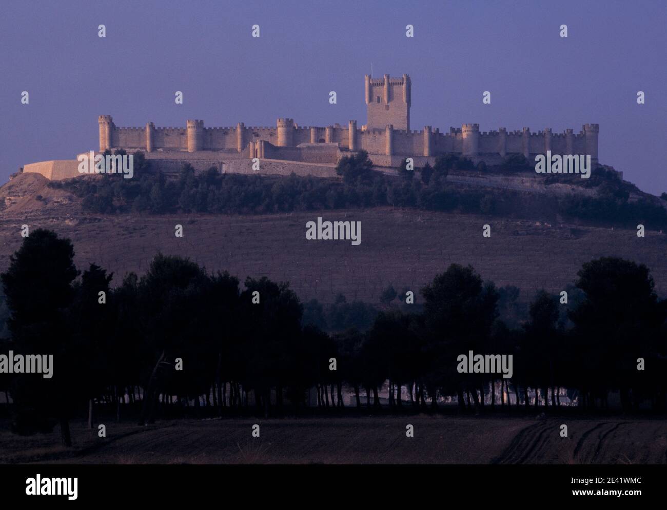 Kastell, 10-14. Jahrhundert Stock Photo - Alamy