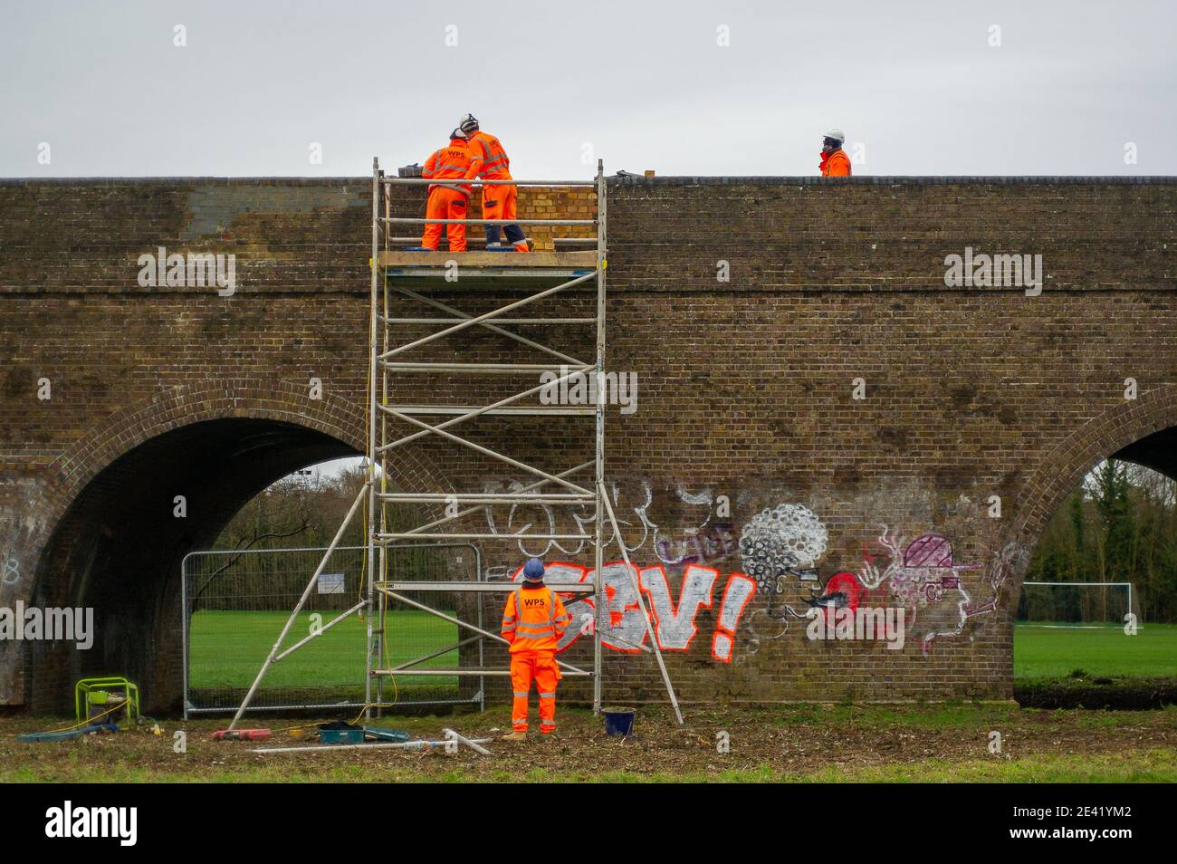Windsor railway viaduct hi-res stock photography and images - Alamy