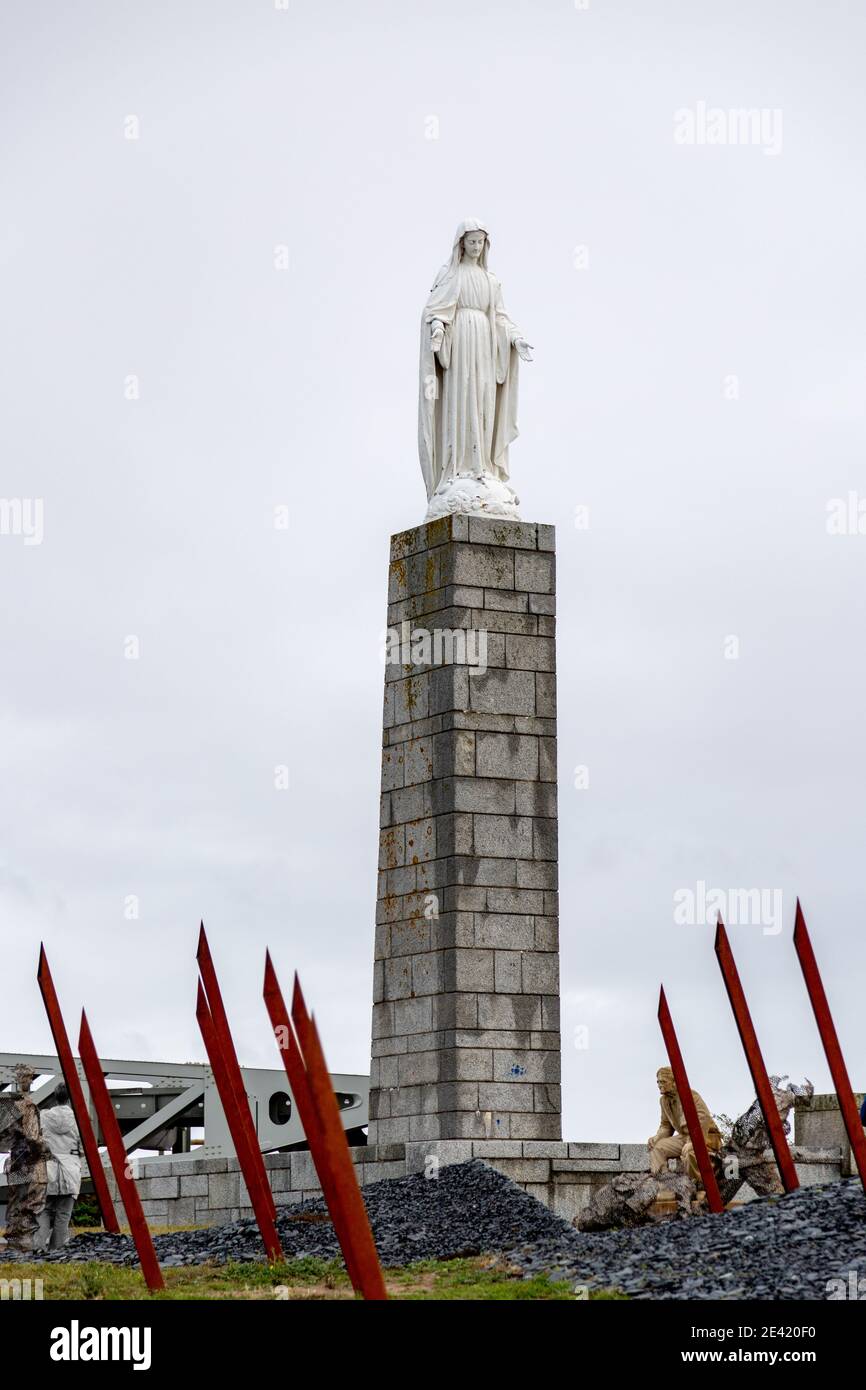 Statue mary arromanches normandy hi-res stock photography and images ...