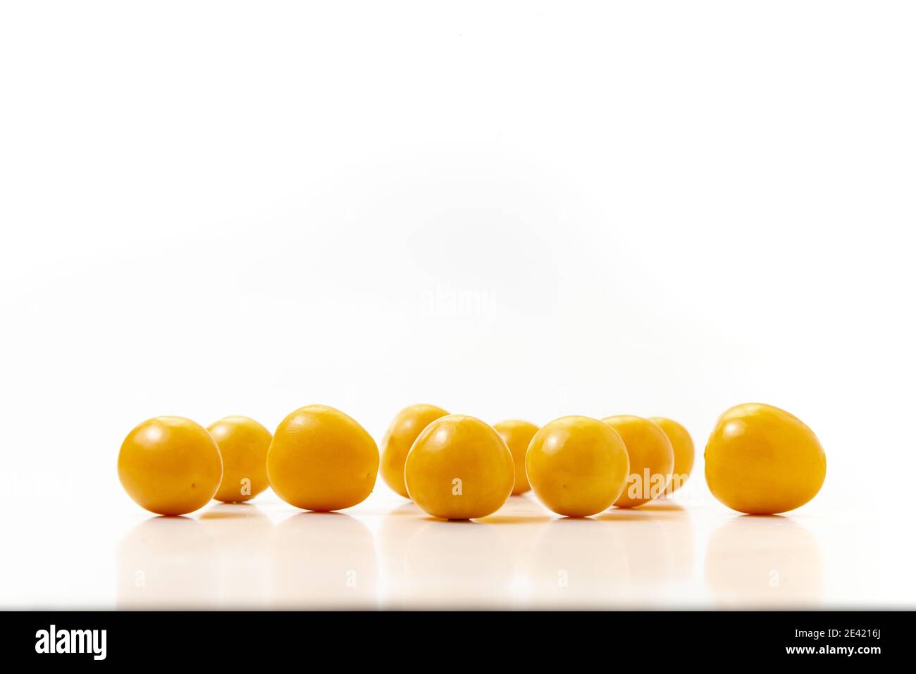 Goldenberry isolated hi-res stock photography and images - Alamy