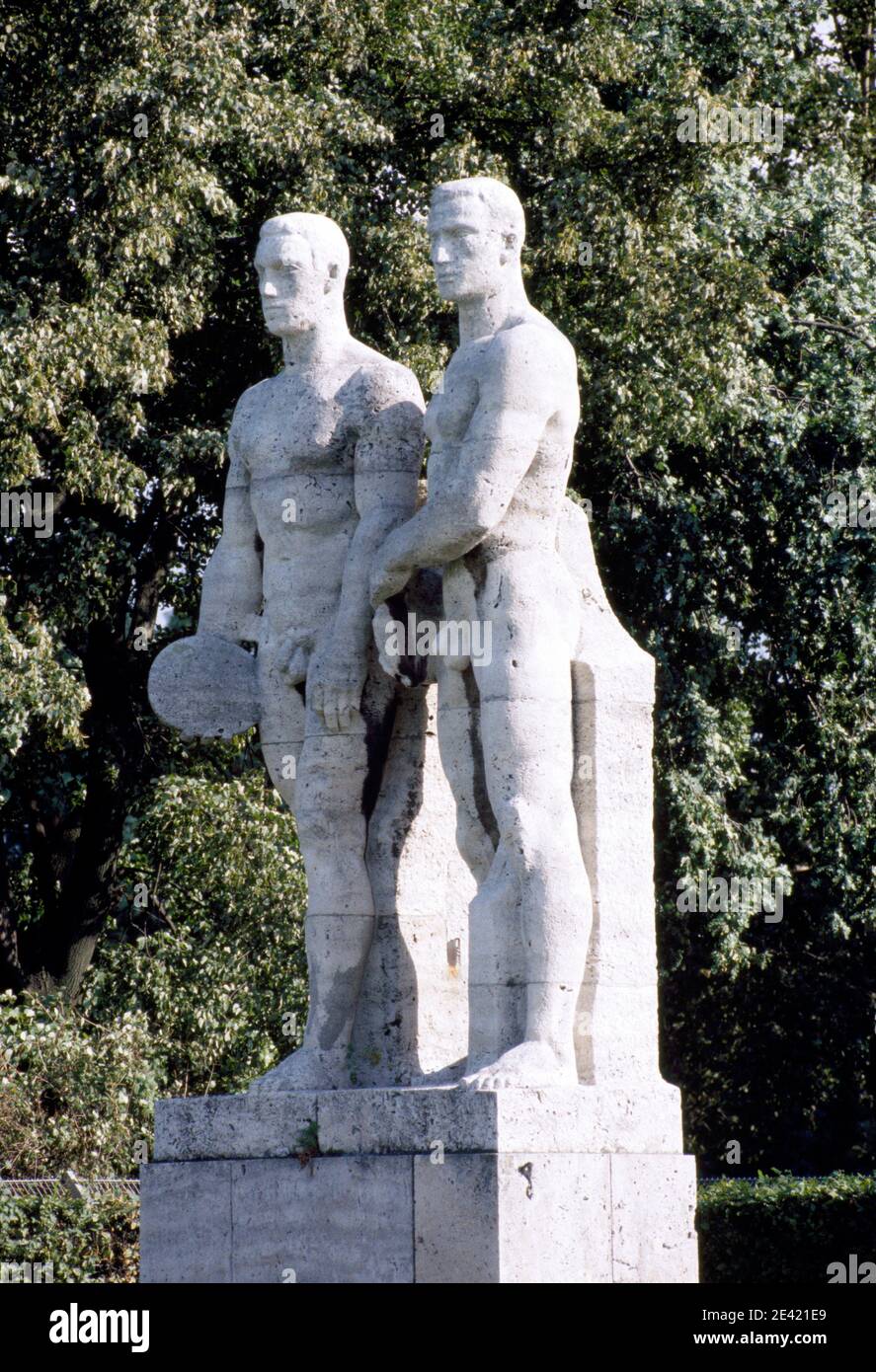 Menschliche figuren hi-res stock photography and images - Alamy