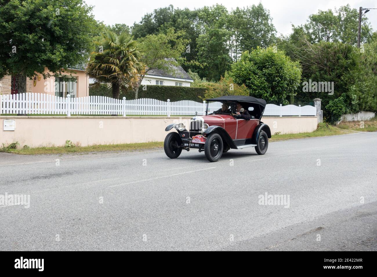 Brittany ancient car rally 2019 hi-res stock photography and images - Alamy