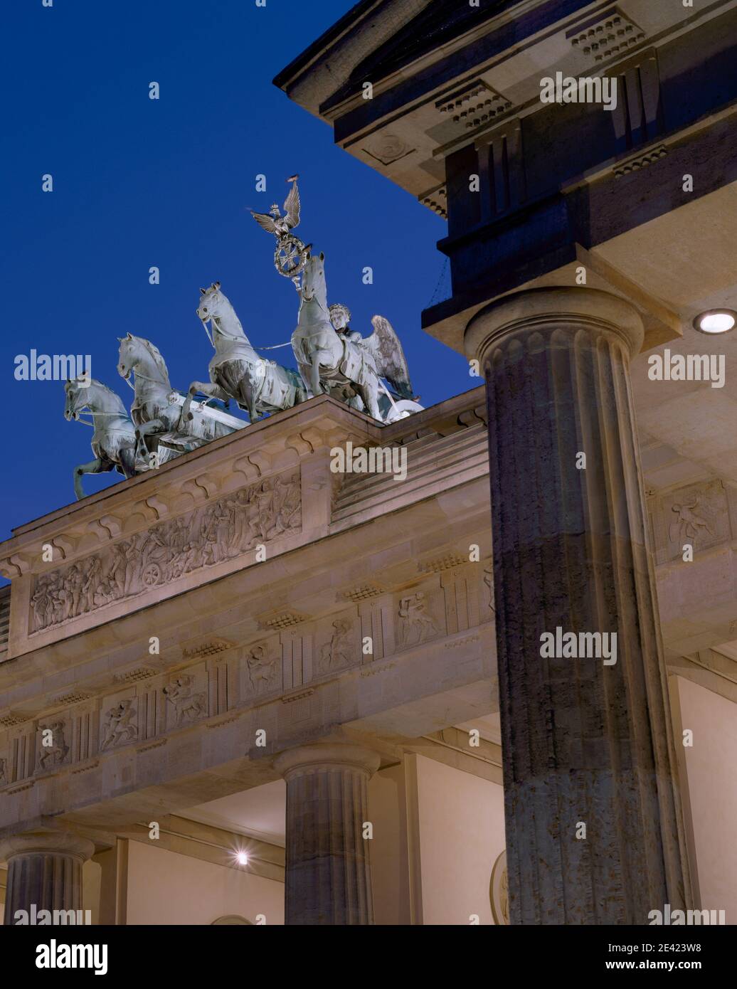 Blaue quadriga hi-res stock photography and images - Alamy