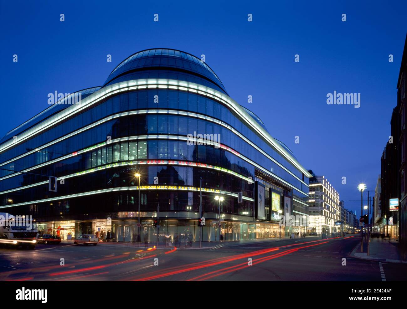 Einkaufszentrum glatt hi-res stock photography and images - Alamy