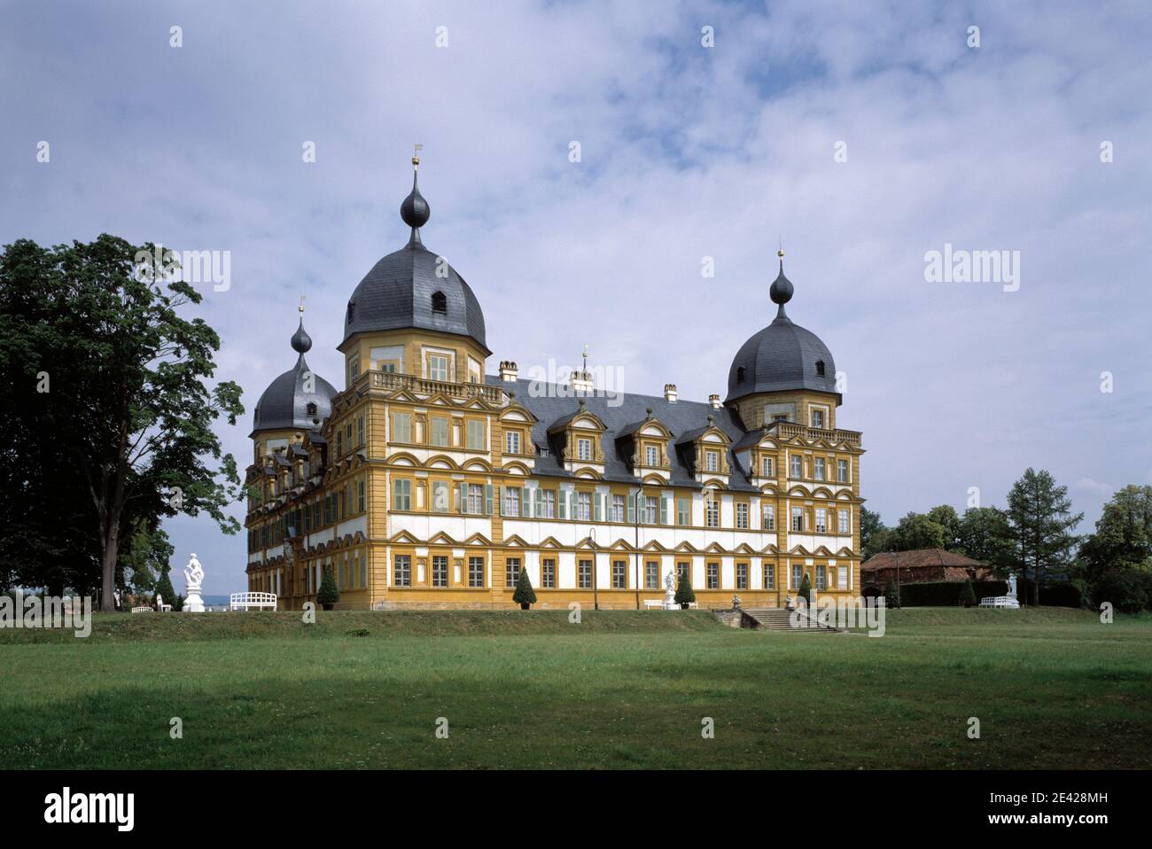 Schloss seehof castle palace seehof hi-res stock photography and images ...