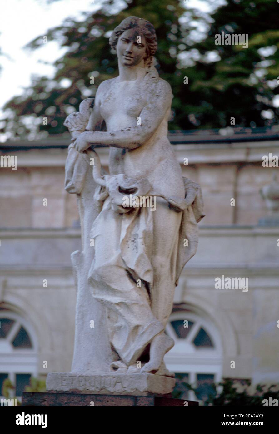 Menschliche skulptur hi-res stock photography and images - Alamy