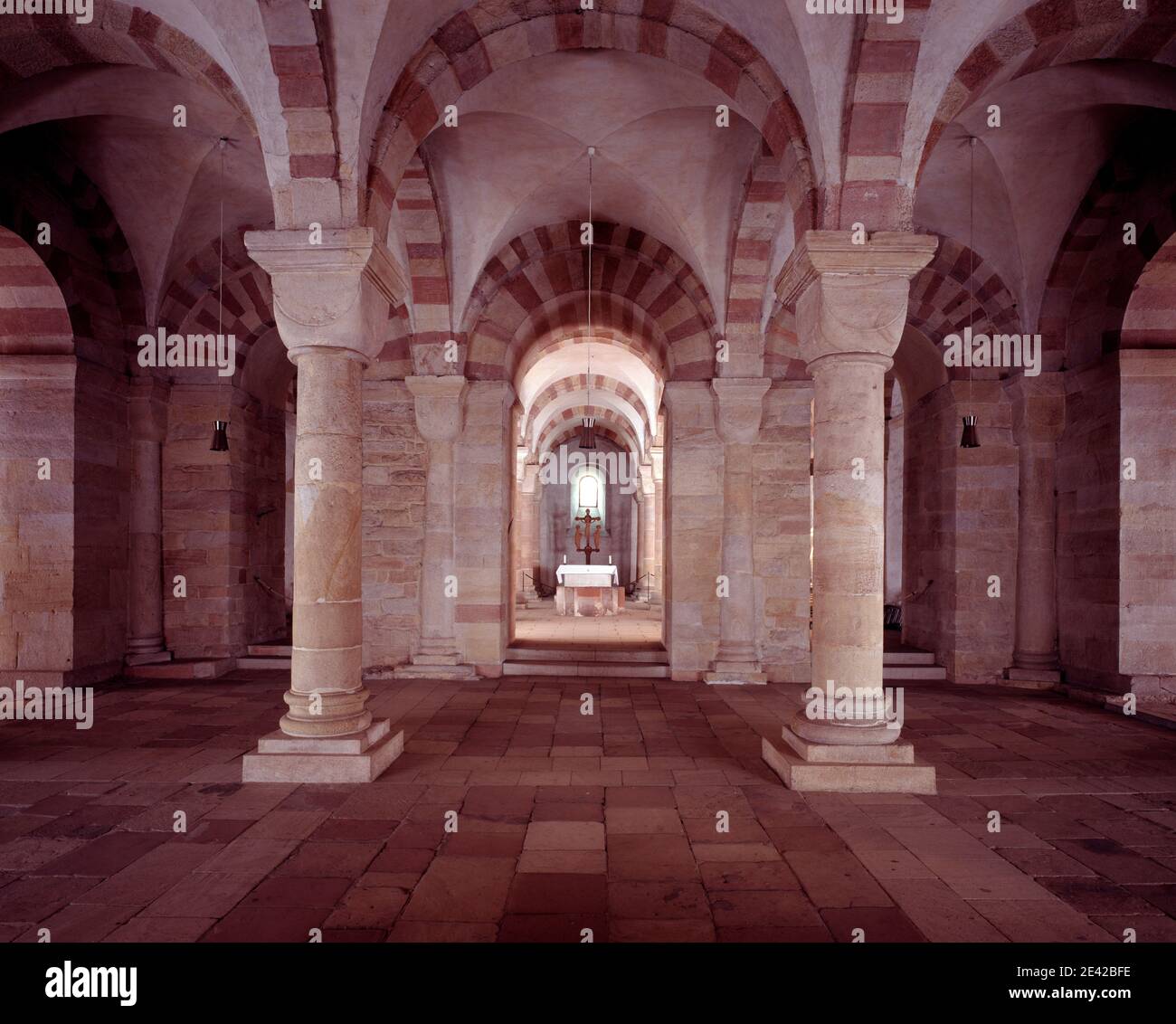 Krypta innen hi-res stock photography and images - Alamy