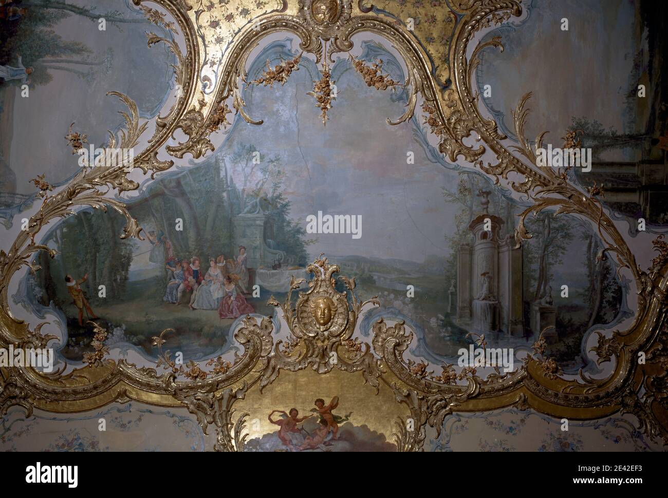 Rokoko ornament hi-res stock photography and images - Alamy