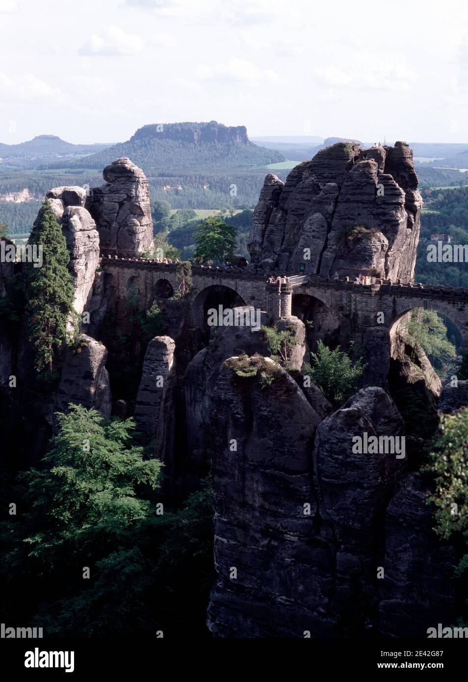 Im Hintergrund der Lilienstein Stock Photo - Alamy