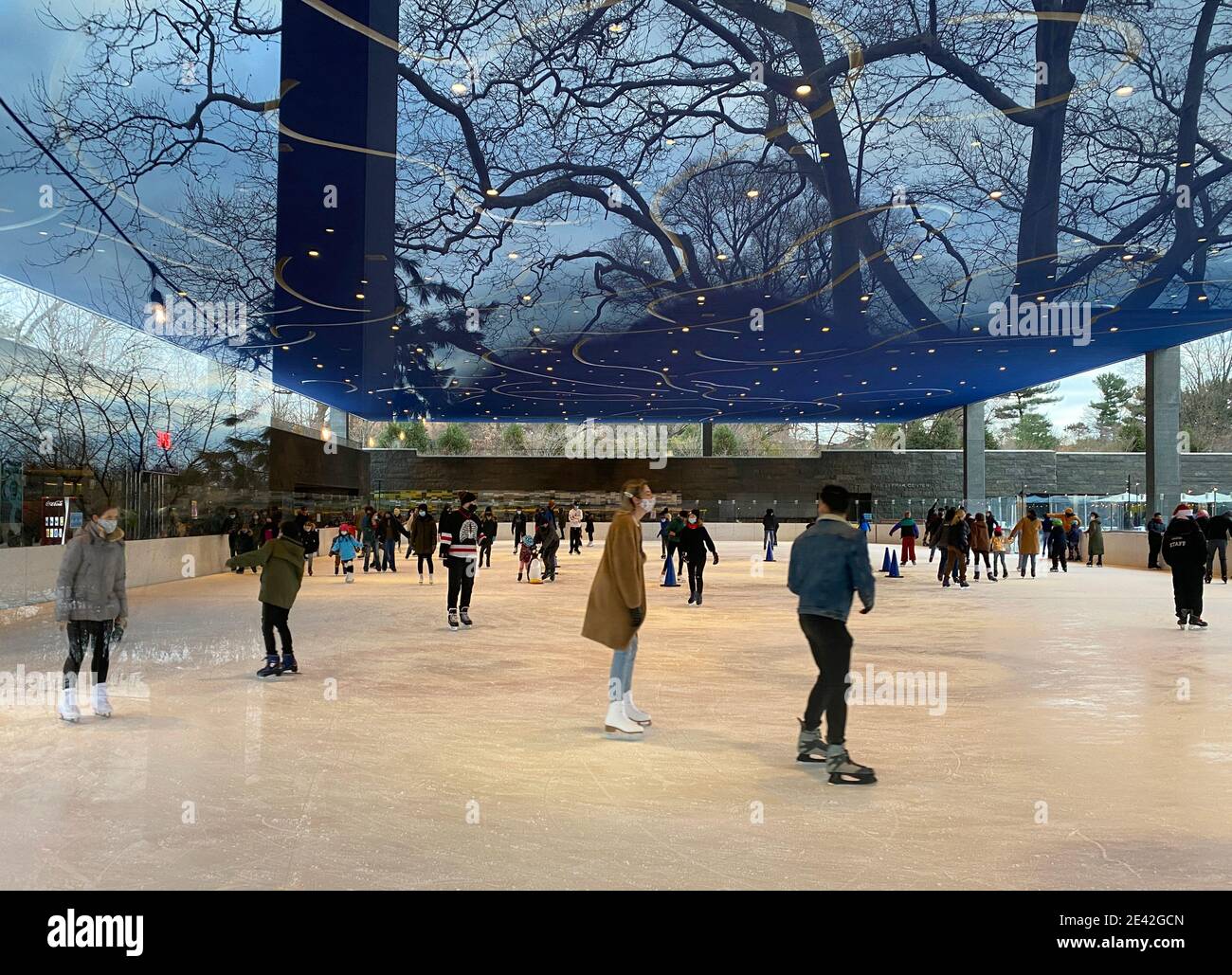 Covered ice rink hi-res stock photography and images - Alamy