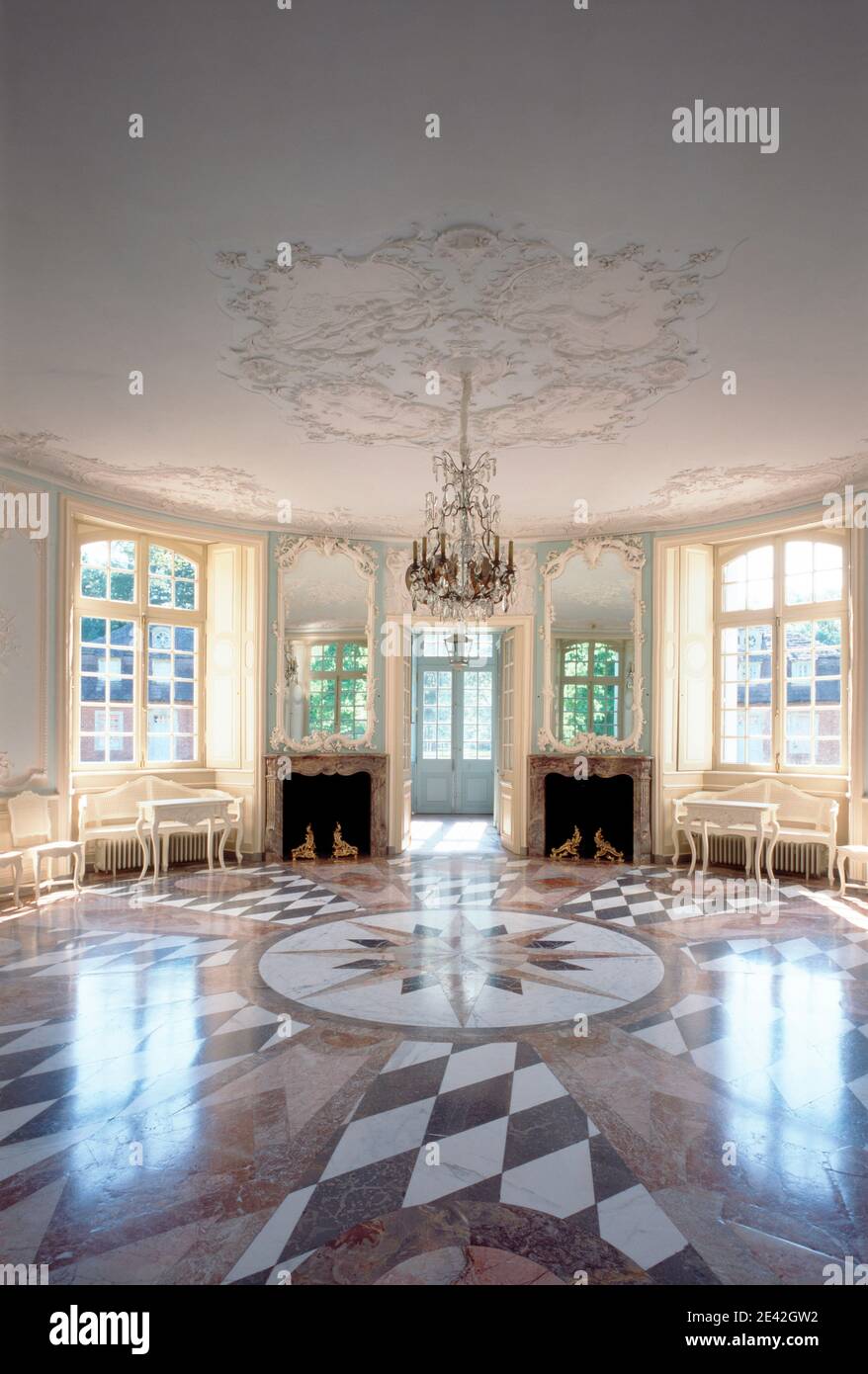 Salon rococo hi-res stock photography and images - Alamy