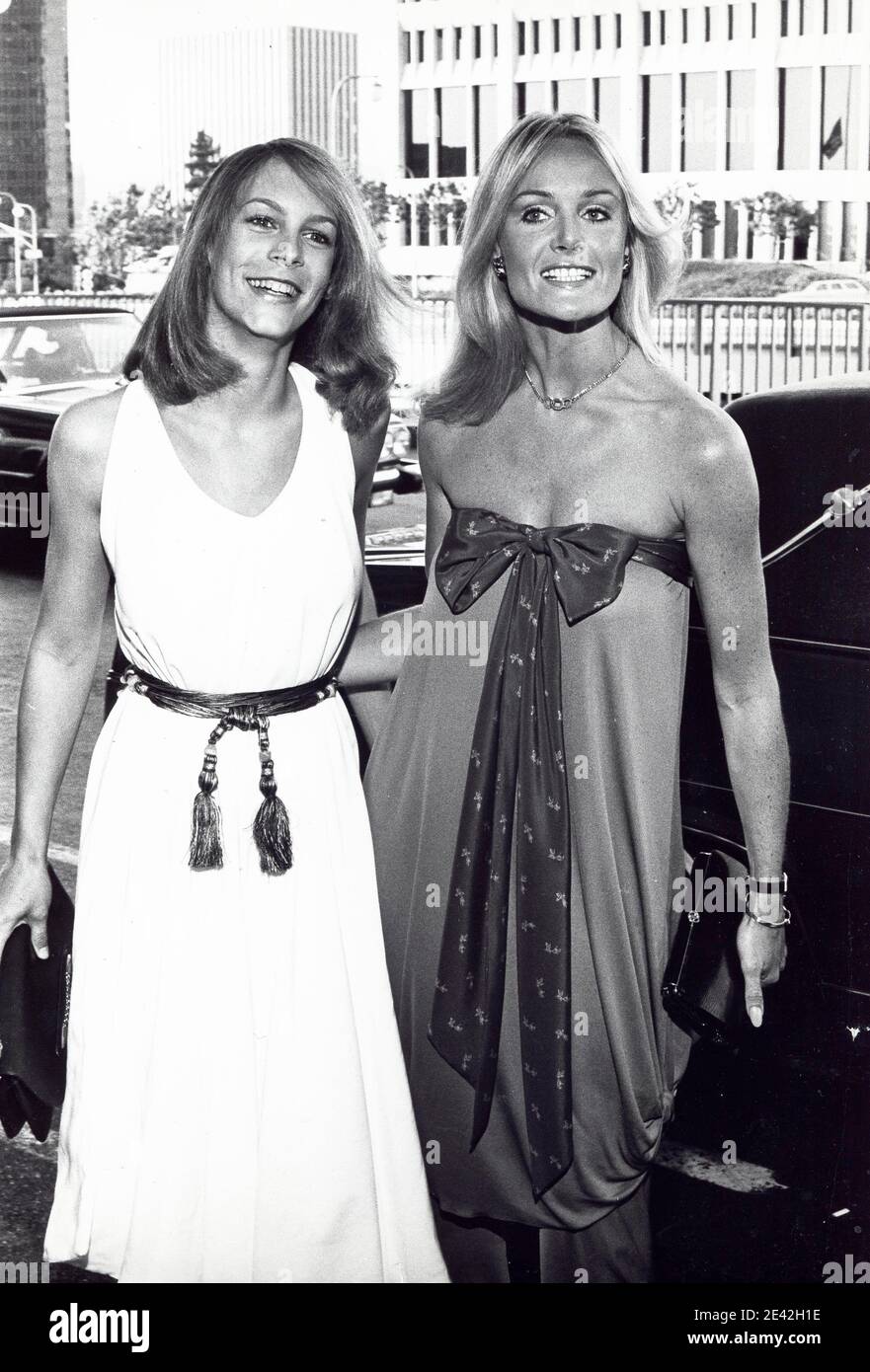 Jamie Lee Curtis with Dorrie Thomson Credit: Ralph Dominguez/MediaPunch ...
