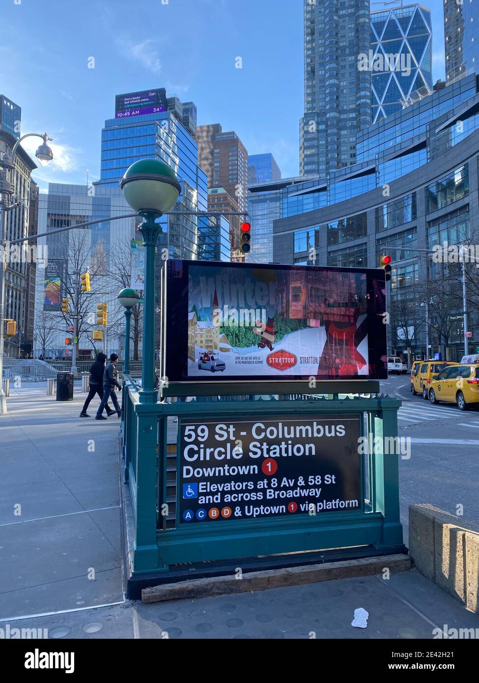 Central park entrance columbus circle manhattan new york city hi-res ...
