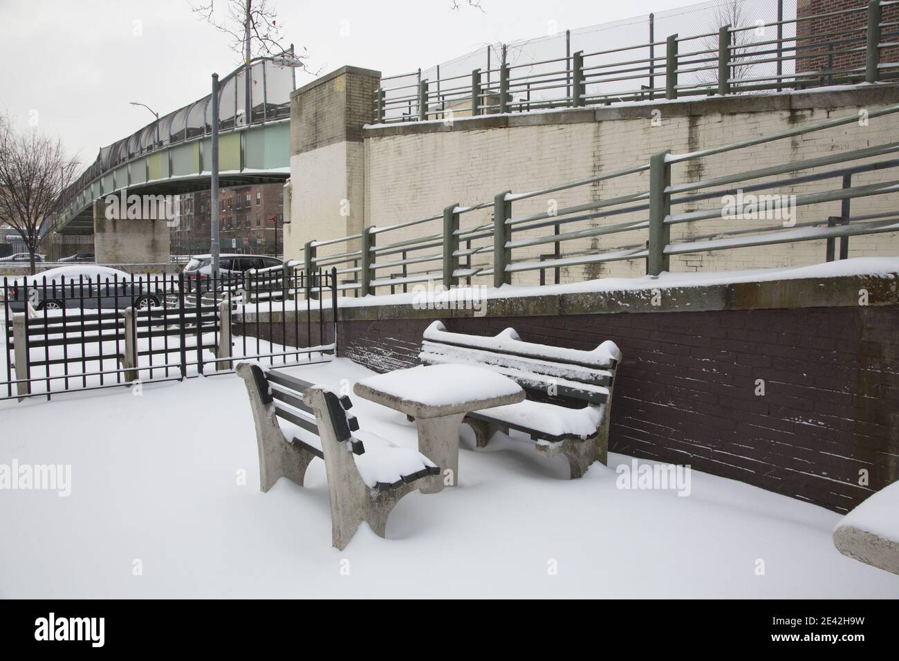 Pocket park hi-res stock photography and images - Alamy