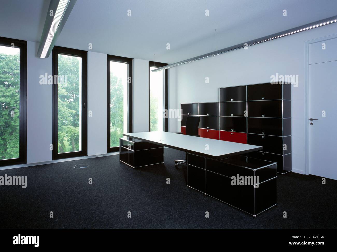 Büromöbel modern hi-res stock photography and images - Alamy