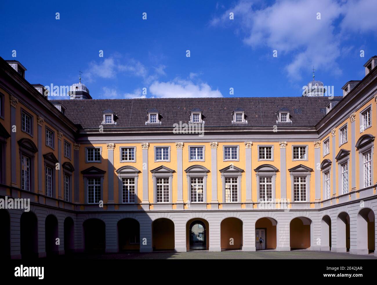 Corbel table hi-res stock photography and images - Alamy