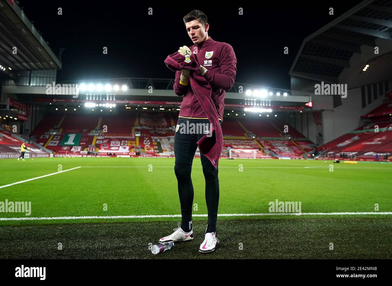 Nick pope anfield hi-res stock photography and images - Alamy