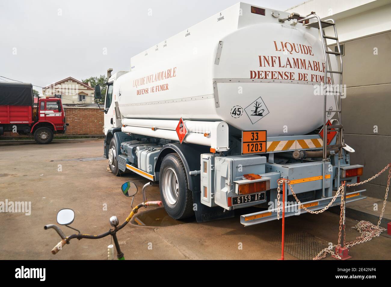 Flammable liquid truck hi-res stock photography and images - Alamy