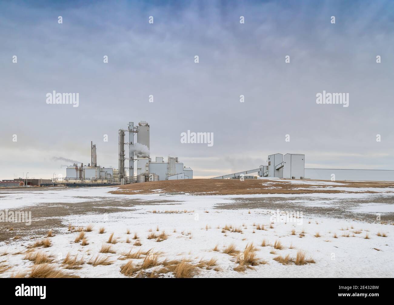 Industrial plant on the prairie near Carseland, Alberta, Canada Stock ...