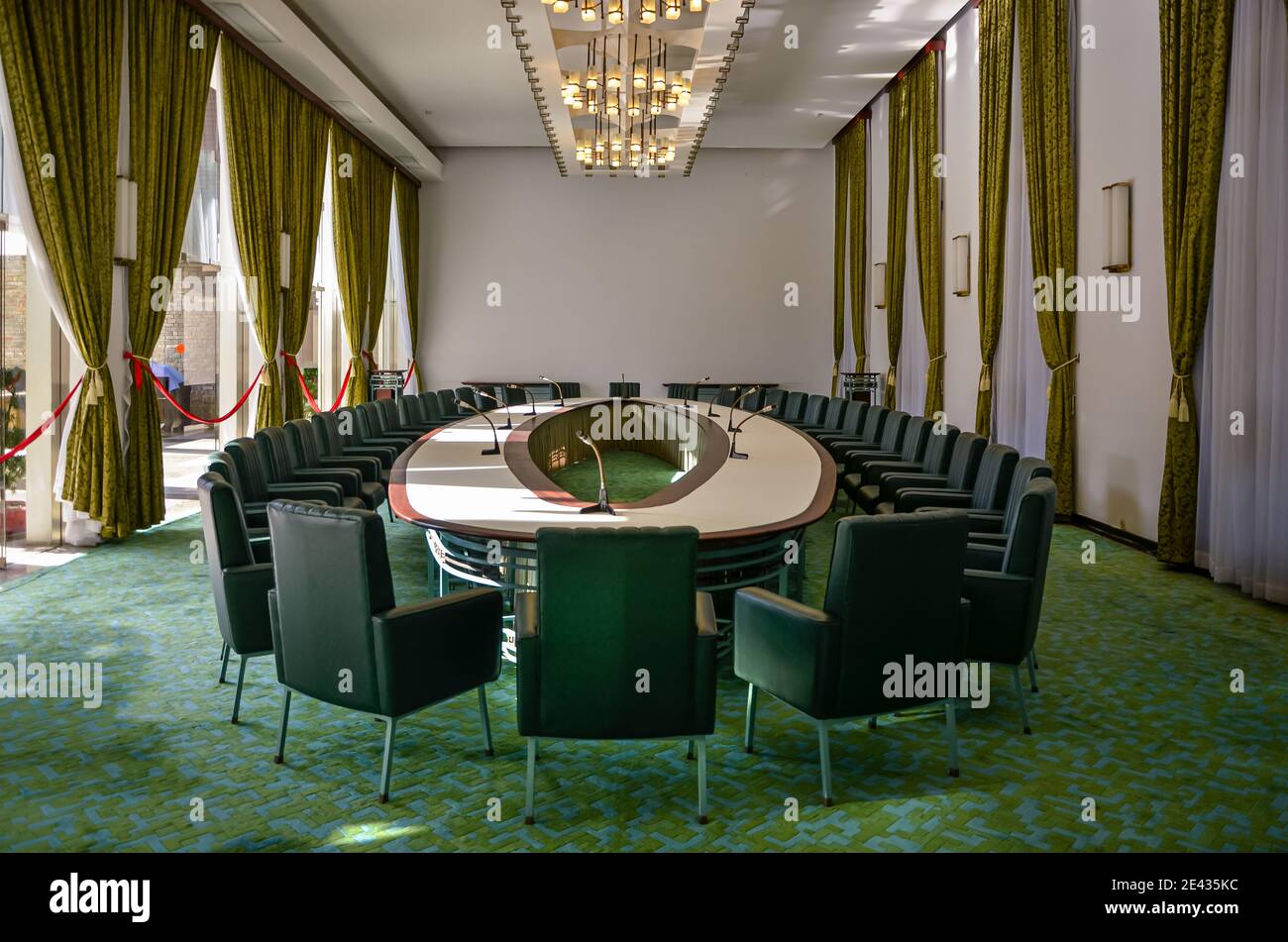 Independence palace saigon vietnam hi-res stock photography and images ...