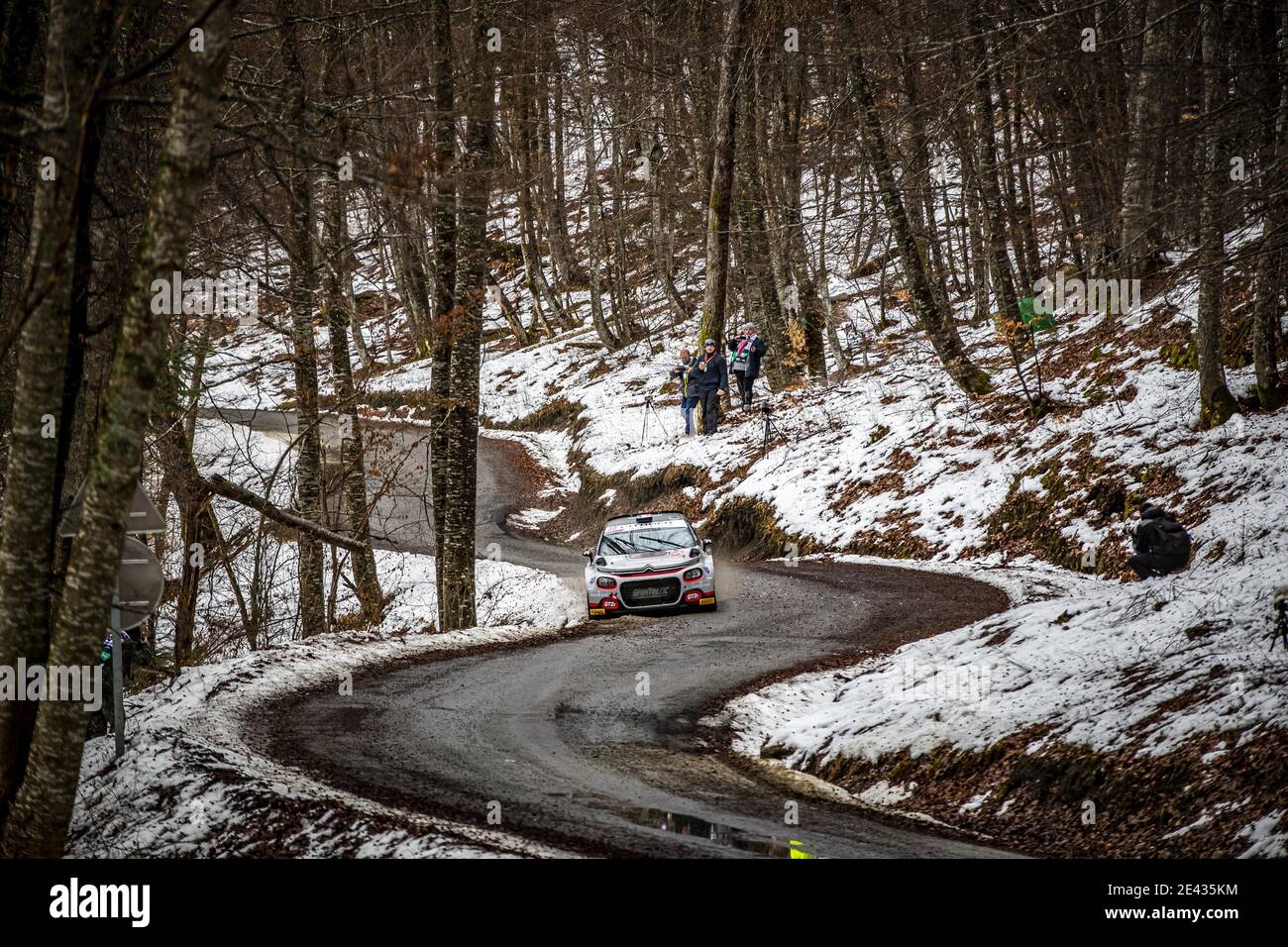 30 Miguel DÃ AZ (ESP), ABOITIZ Diego SANJUAN (ESP), Å KODA Fabia Evo RC2 Rally2, action during ...